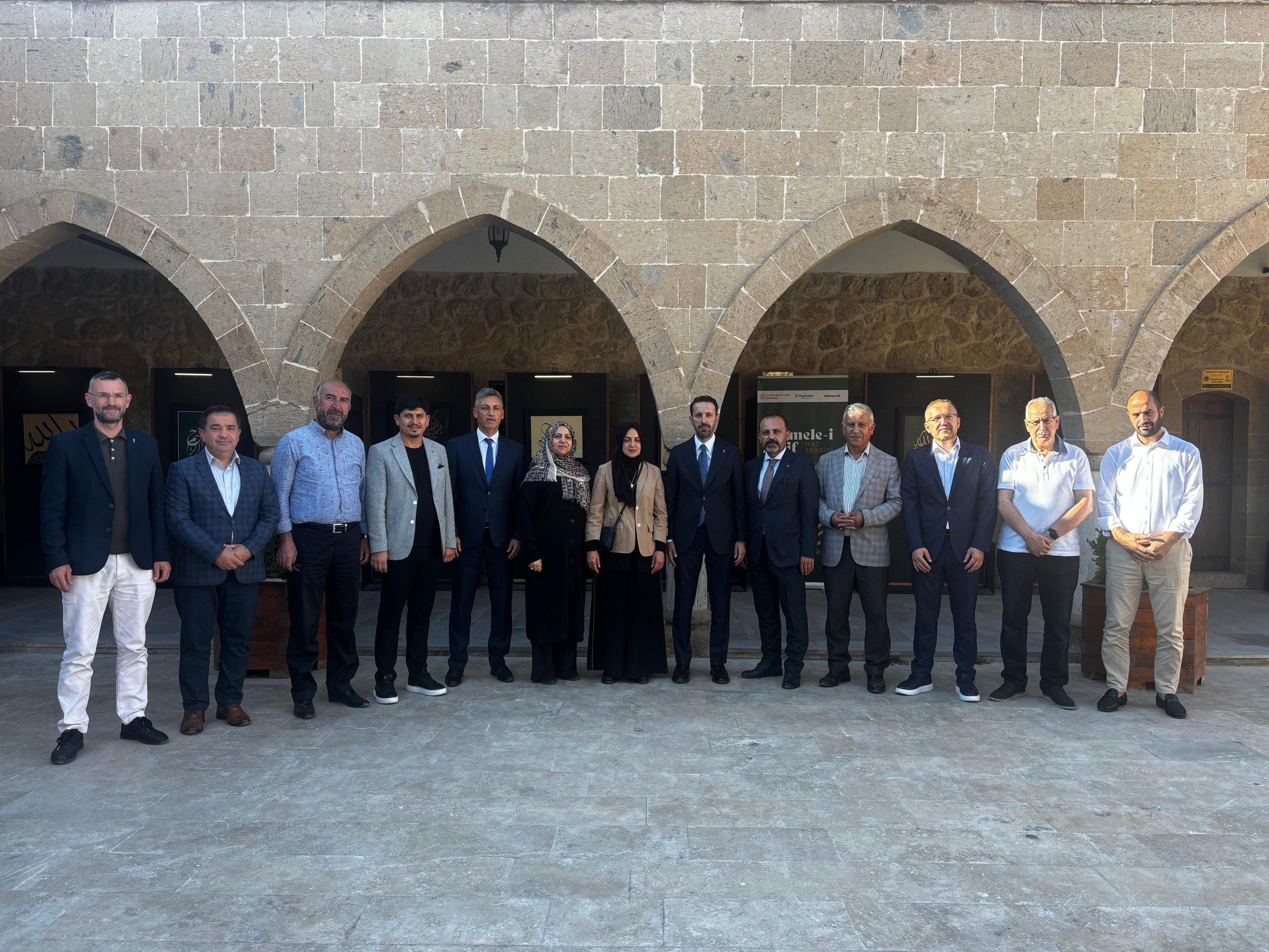 BESMELE-İ ŞERİF HAT SERGİSİ, KÜLTÜR YOLU FESTİVALİ KAPSAMINDA VAN’A ...